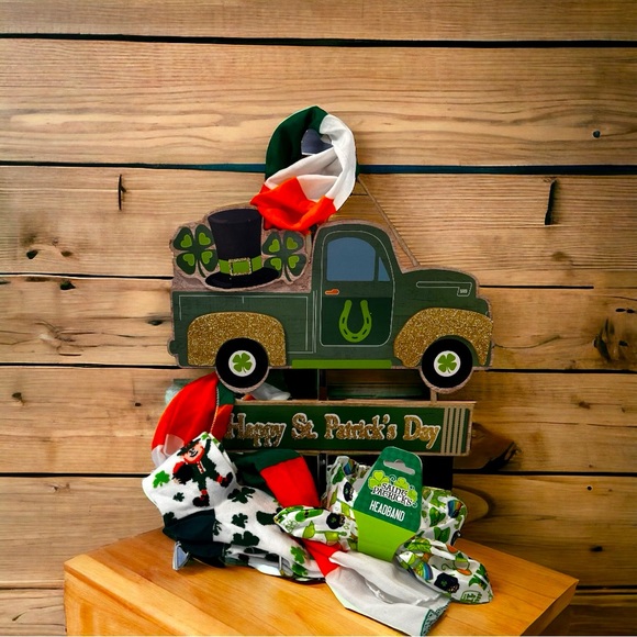 Holiday | Stpatricks Day Bundle 4 Itemswall Decor Scarf Socks And A ...
